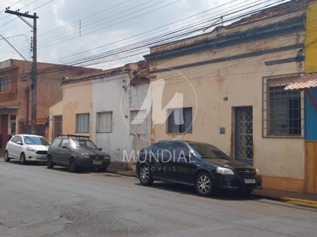 Casa térrea na rua 1 dormitórios