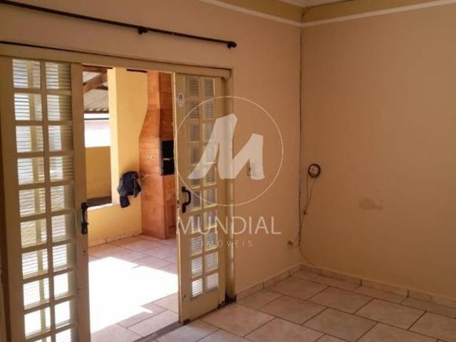 Casa térrea na rua 1 dormitórios, cozinha planejada
