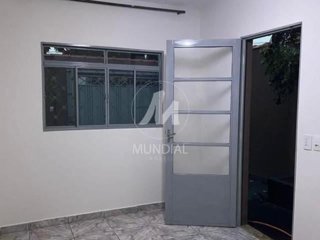 Casa térrea na rua 2 dormitórios