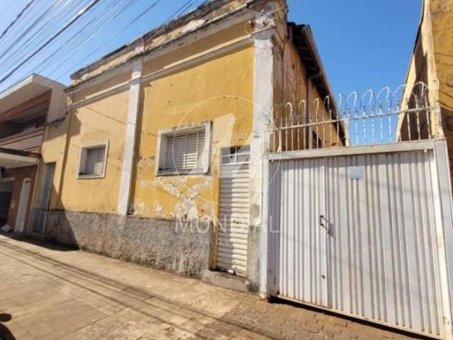 Casa térrea na rua 2 dormitórios