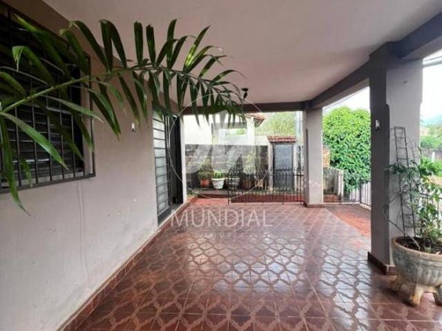 Casa térrea na rua 2 dormitórios