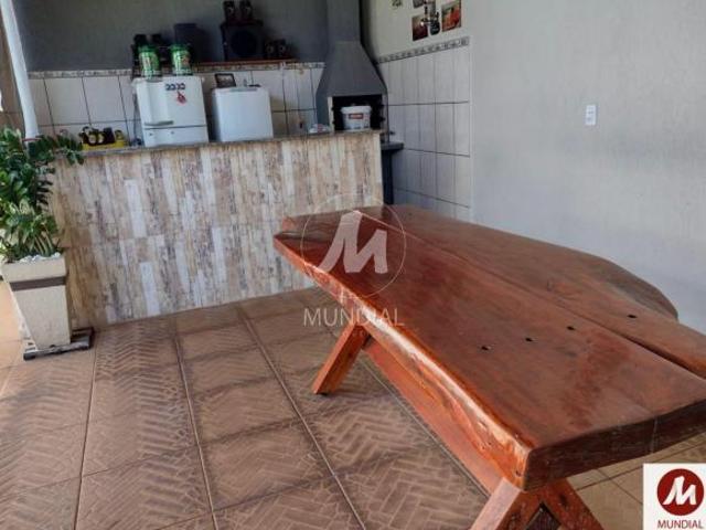 Casa térrea na rua 2 dormitórios