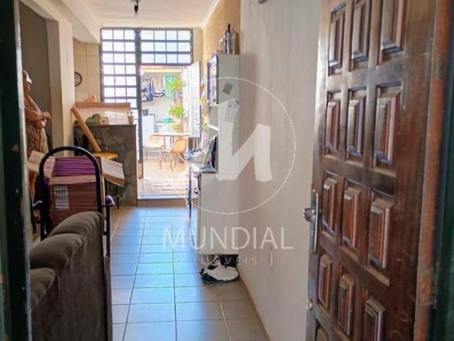 Casa térrea na rua 2 dormitórios, cozinha planejada
