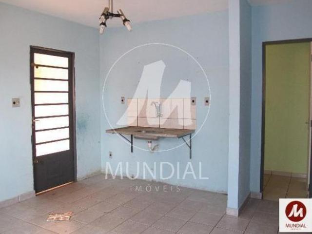 Casa térrea na rua 2 dormitórios, cozinha planejada