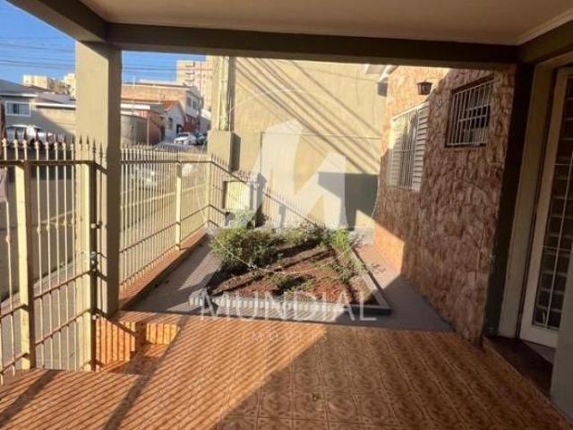 Casa térrea na rua 2 dormitórios, cozinha planejada