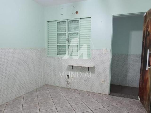 Casa térrea na rua 2 dormitórios, cozinha planejada