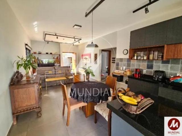 Casa térrea na rua 2 dormitórios, cozinha planejada