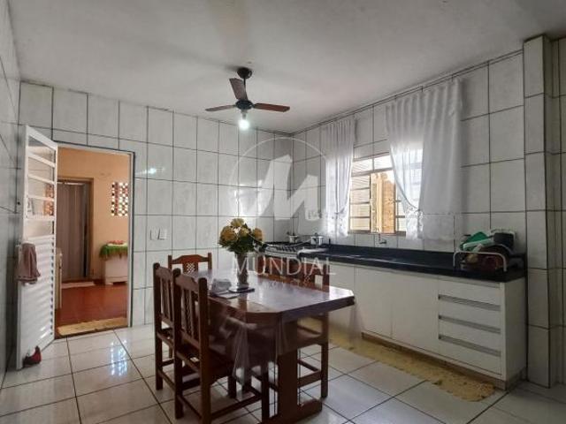 Casa térrea na rua 2 dormitórios, cozinha planejada