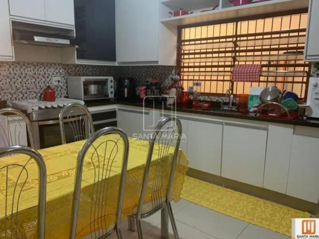 Casa térrea na rua 2 dormitórios, cozinha planejada