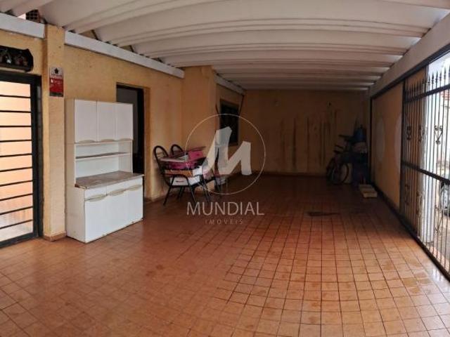 Casa térrea na rua 2 dormitórios, em condomínio fechado