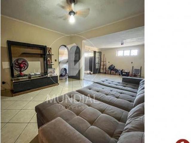 Casa térrea na rua 2 dormitórios/suite, cozinha planejada