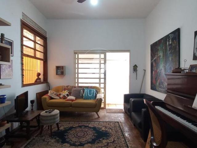 Casa térrea na rua 2 dormitórios/suite, cozinha planejada