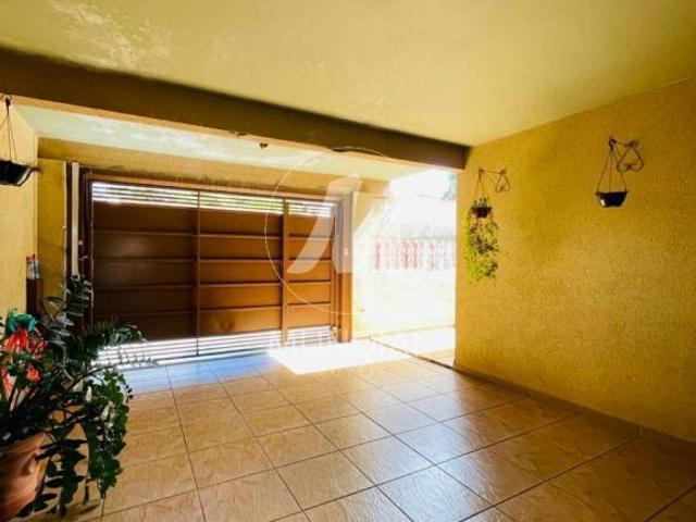Casa térrea na rua 2 dormitórios/suite, cozinha planejada