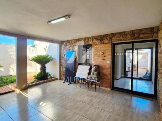 Casa térrea na rua 2 dormitórios/suite, cozinha planejada