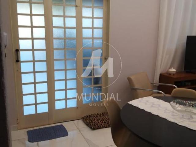 Casa térrea na rua 2 dormitórios/suite, cozinha planejada