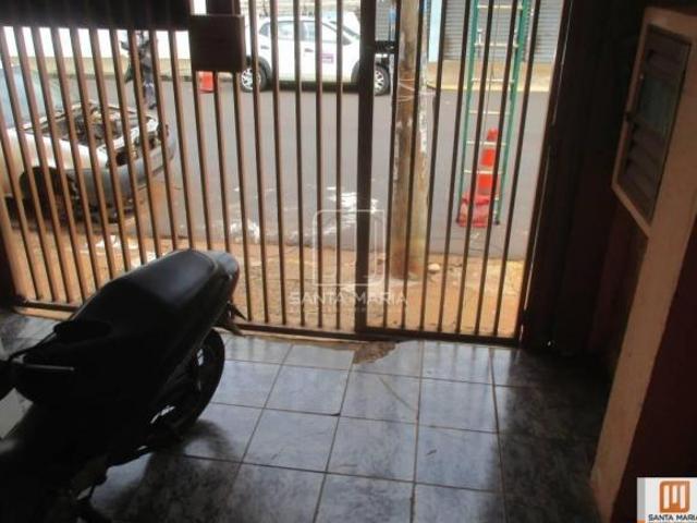 Casa térrea na rua 4 dormitórios