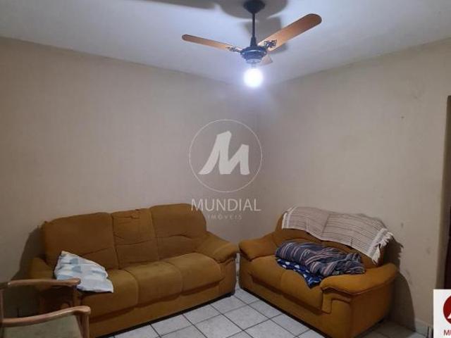 Casa térrea na rua 4 dormitórios