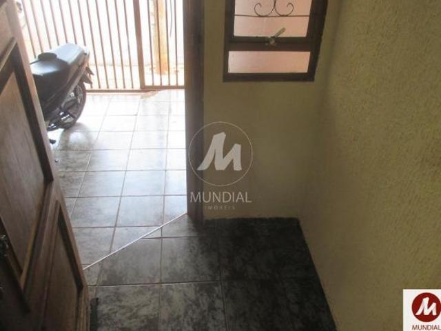 Casa térrea na rua 4 dormitórios