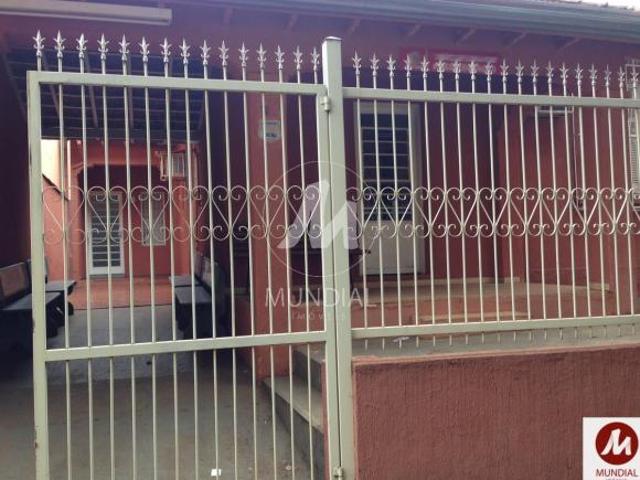 Casa térrea na rua 4 dormitórios