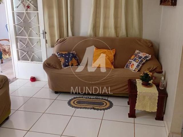 Casa térrea na rua 4 dormitórios, cozinha planejada
