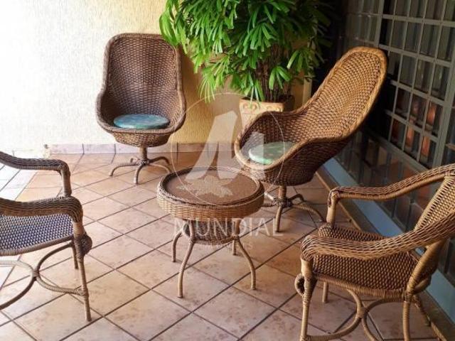 Casa térrea na rua 4 dormitórios/suite, cozinha planejada