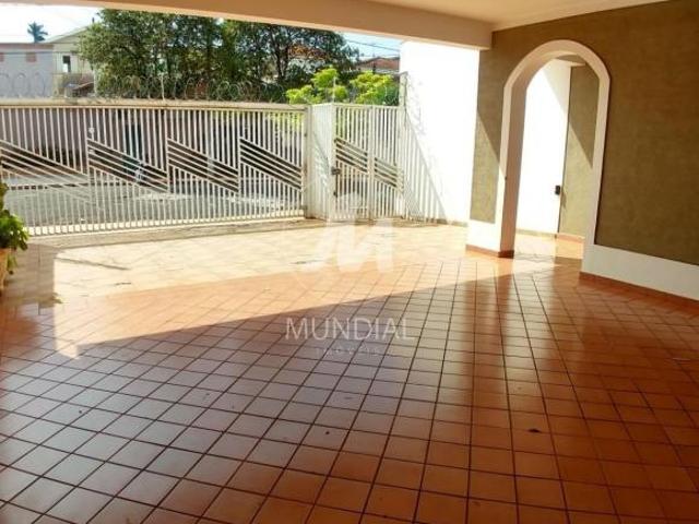 Casa térrea na rua 4 dormitórios/suite, cozinha planejada