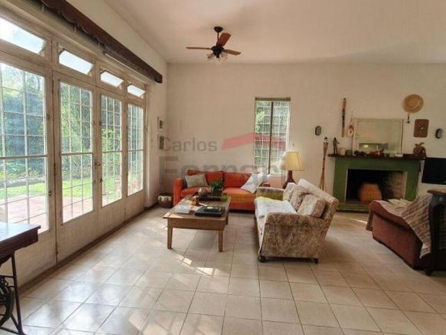 Casa térrea na Serra da Cantareira com edícula e espaçosa