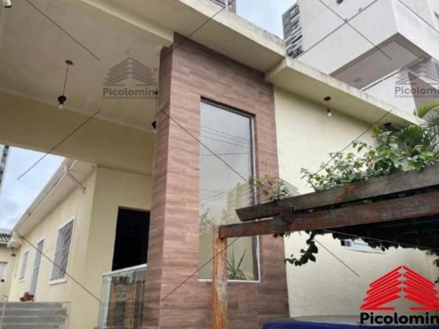 Casa Térrea no Tatuapé com 280 metros, 3 quartos, sala ampla, cozinha planejada, 2 banheiros, quinta