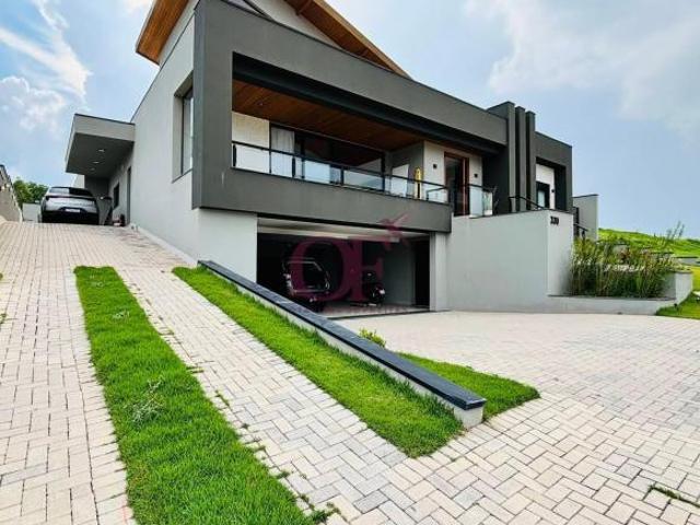 Casa Térrea no Terras da Alvorada com Vista para a Serra e Energia Solar