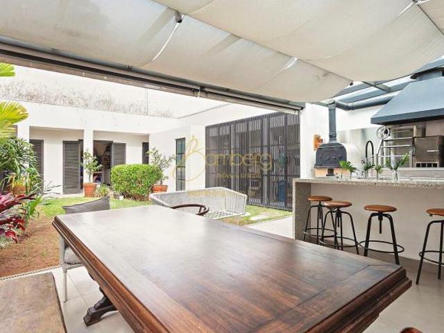 Casa térrea no Alto da Boa Vista três suítes e três vagas