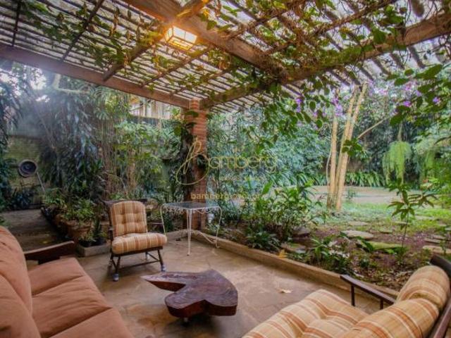 Casa térrea no Alto da Boa Vista com 1200 metros de terreno