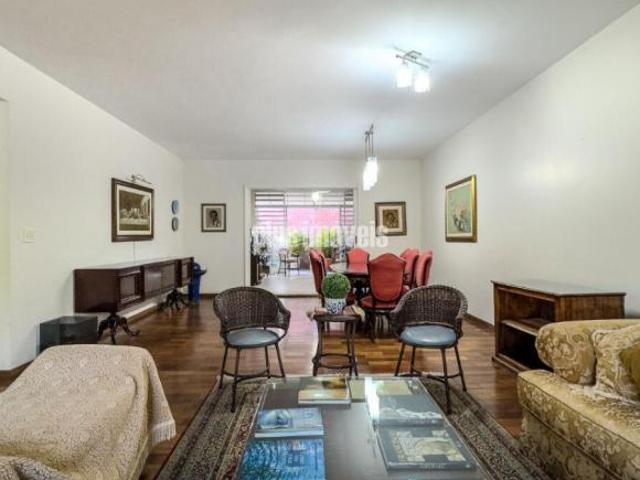 Casa térrea no Alto de Pinheiros 257 m2 3 quartos 2 suítes a venda