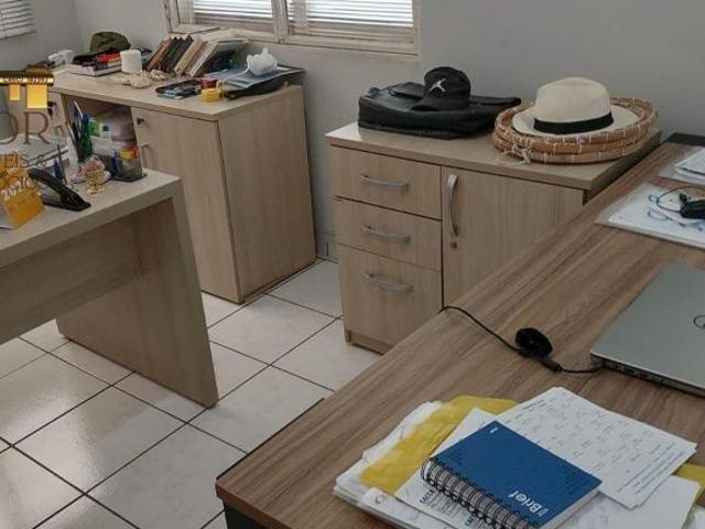 Casa térrea no Aráes bem localizada, Ponto Comercial ou Residencial