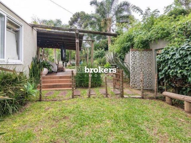 Casa Térrea no Atuba, duas suítes, amplo quintal, 06 vagas # à venda REbrokers Imóveis