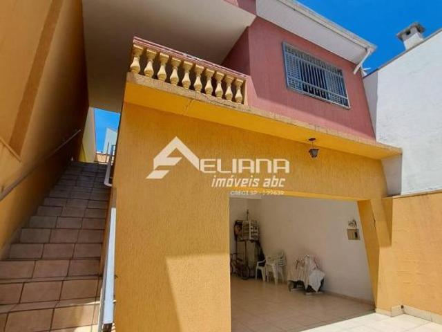 Casa Térrea no Bairro Olímpico, terreno ascendente, 3 dormitórios