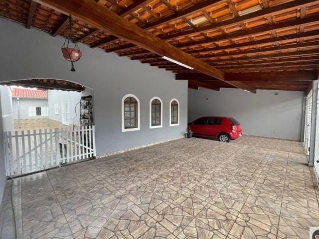 Casa térrea no Bosque dos Eucaliptos