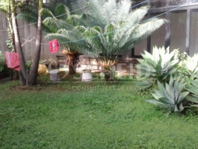 Casa Térrea no Campo Belo Rua Bernardino de Campos S.P