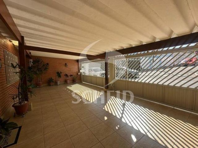 Casa Térrea no Campo Grande, 2 dormitórios, 2 banheiros, 4 vagas, edicula