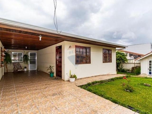 Casa Térrea no Cajuru: Conforto e Investimento!