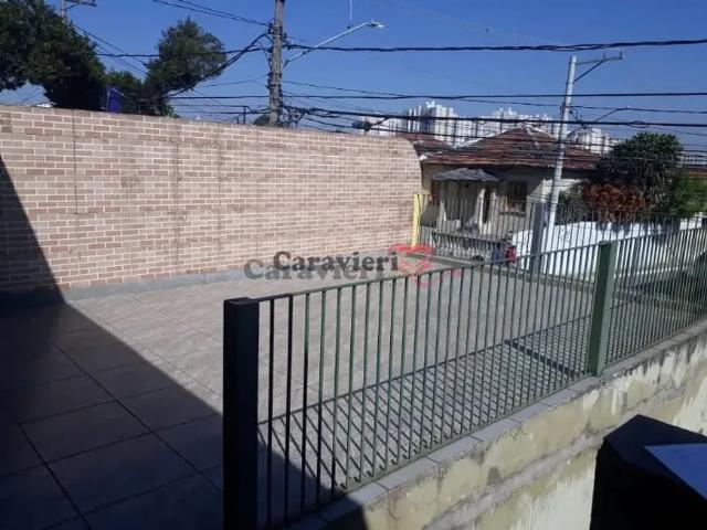 Casa Térrea no centro do bairro Penha de França, 2 dormitórios, 1 vaga, área construída 228 m2 área
