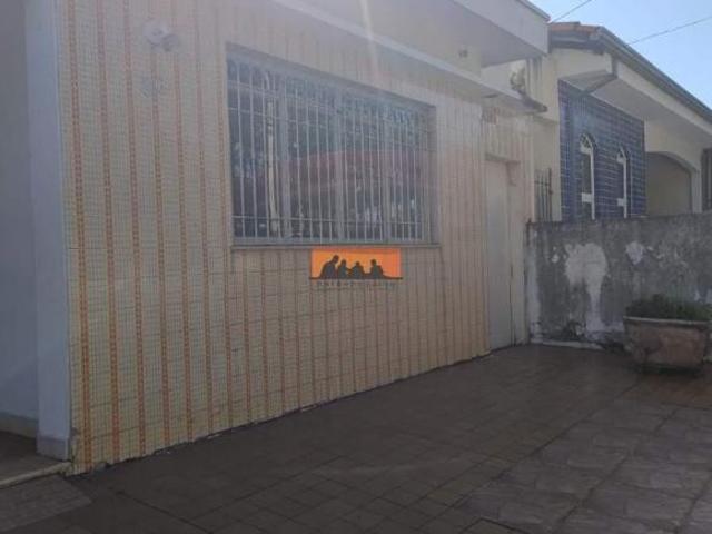 Casa térrea no centro de Barão Geraldo