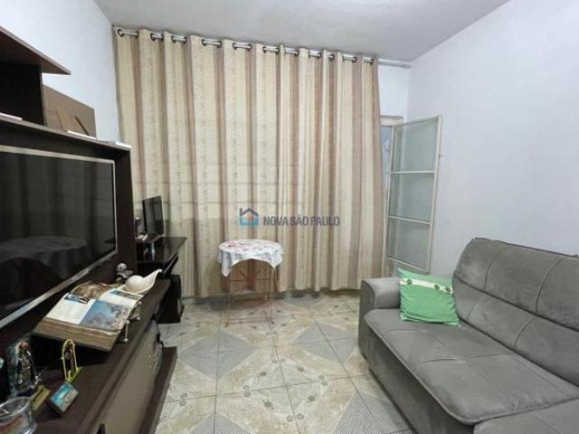 Casa térrea no Centro de Diadema 2 dormitórios e 2 vagas com edícula