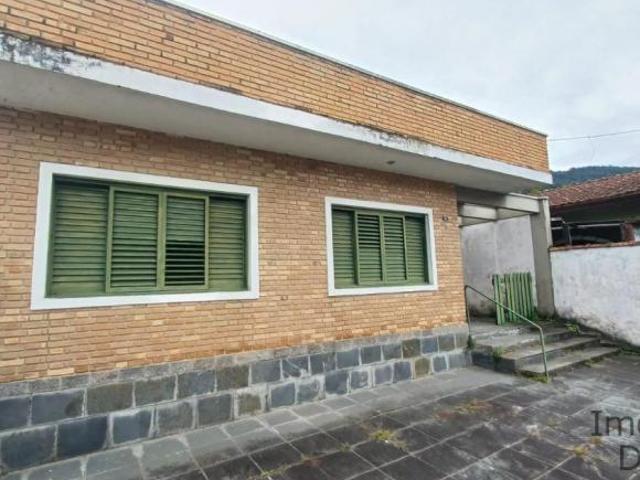 Casa térrea no centro de Ubatuba