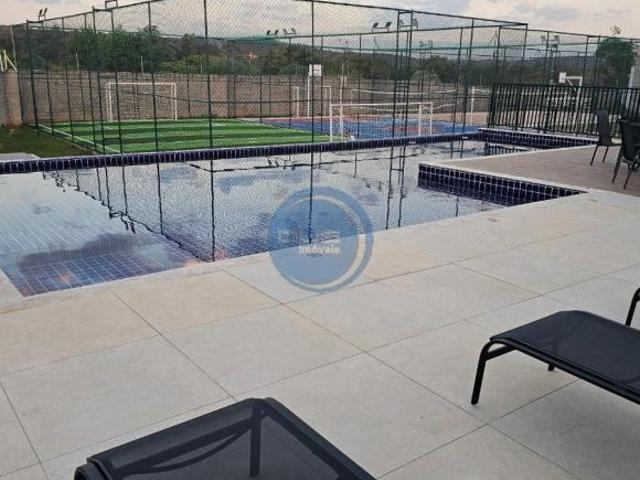Casa Térrea no Condomínio Evidências em Indaiatuba com 3 Suítes, Piscina e Escritório