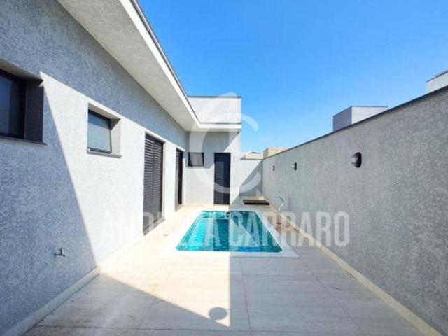 Casa Térrea no Condomínio Helena Maria *3 SUÍTES E PISCINA