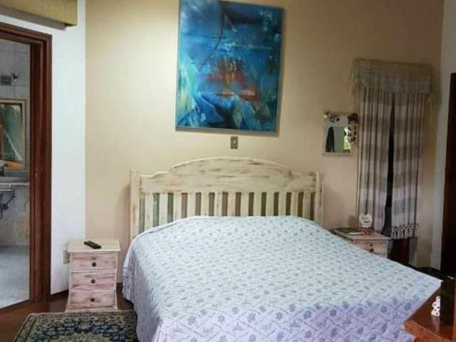 Casa Térrea no Condomínio Jardim Iolanda no Taboão da Serra com 340m² 2 dormitórios 5 banheiros 3 va