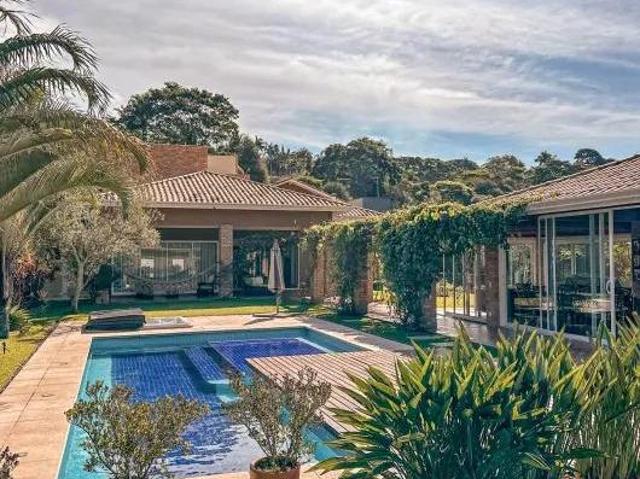 Casa térrea no Condomínio Parque Dom Henrique II em Cotia SP