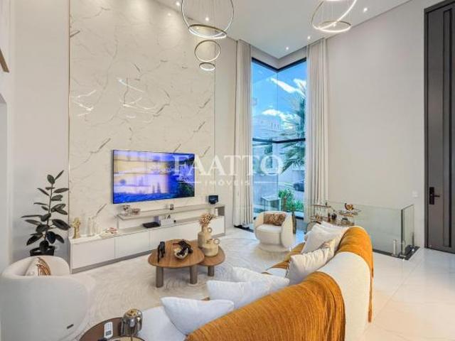 Casa térrea no condomínio Pineland com 320 m², 3 suítes e 4 vagas de garagem