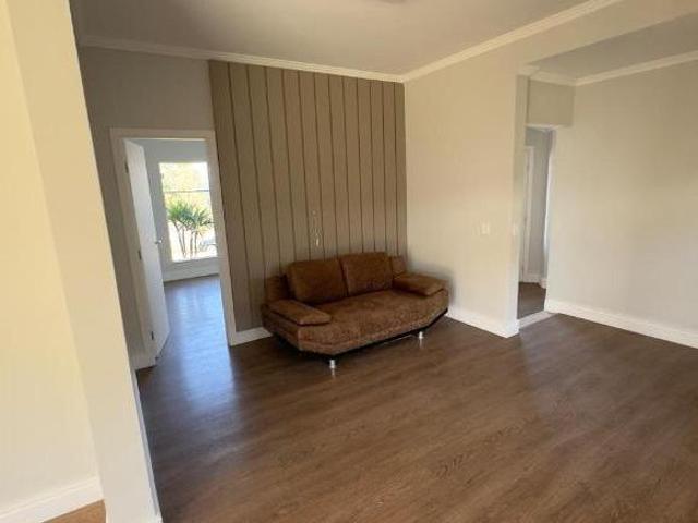 Casa térrea no Condomínio Porto Atibaia para venda ou locação