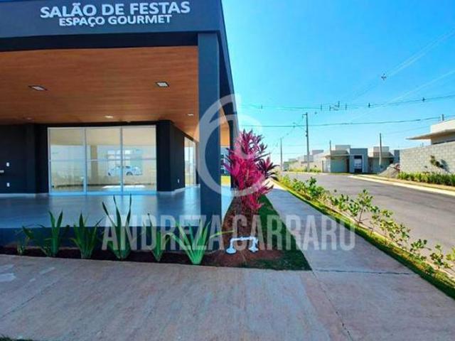 Casa térrea no Condomínio Villa Magari
